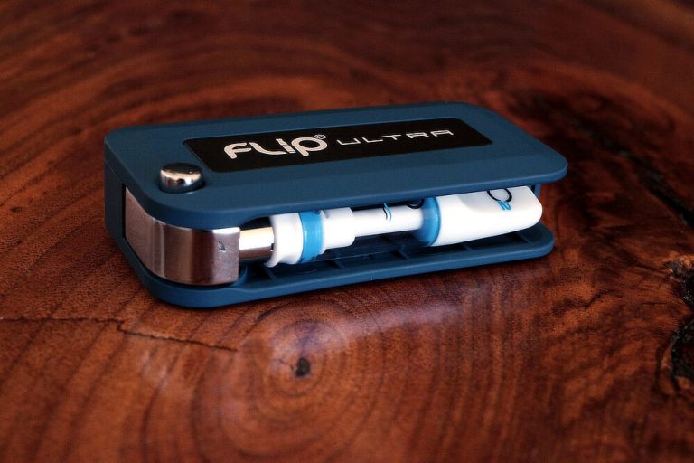 FLIP ULTRA® | The Most Advanced 510 Key FOB Vape Pen • O2VAPE